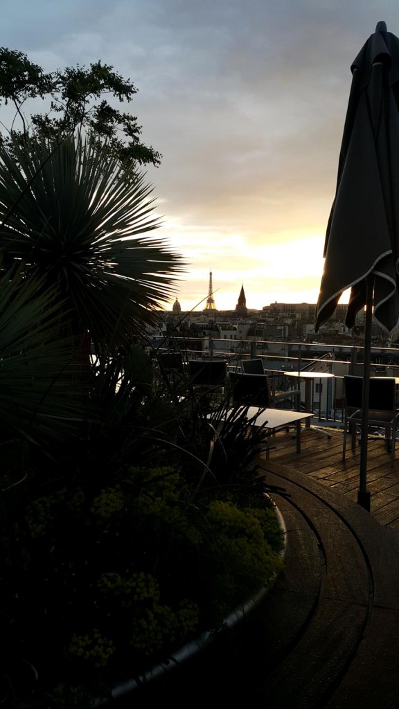 Bar rooftop - 43 up the roof : vue panoramique sur les toits de Paris