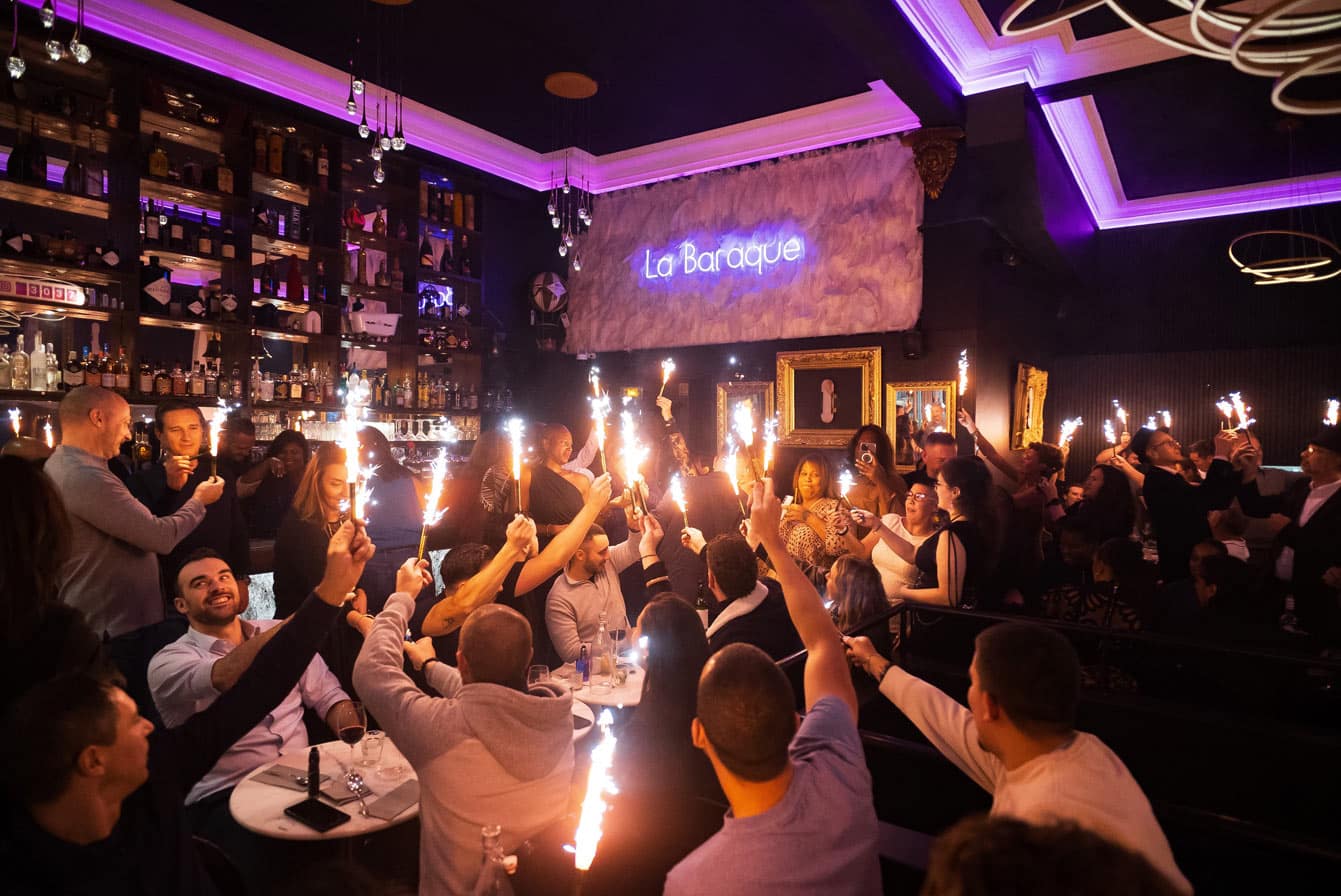 Avis La Baraque Paris : le restaurant où dîner et danser
